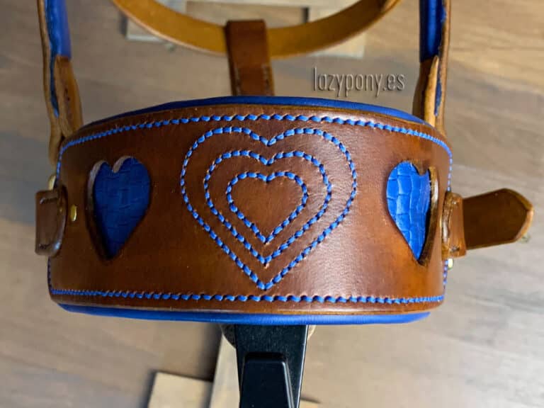 Anatomic leather halter Heart Lazypony